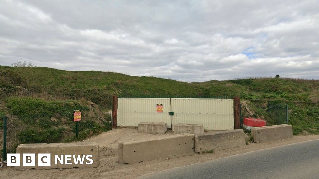 Havering council takes legal advice over Arnolds Field fire hotspot ...