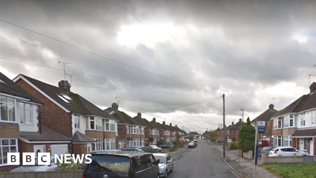 Coventry C2 gang: Four teenagers jailed over violent burglaries - BBC News