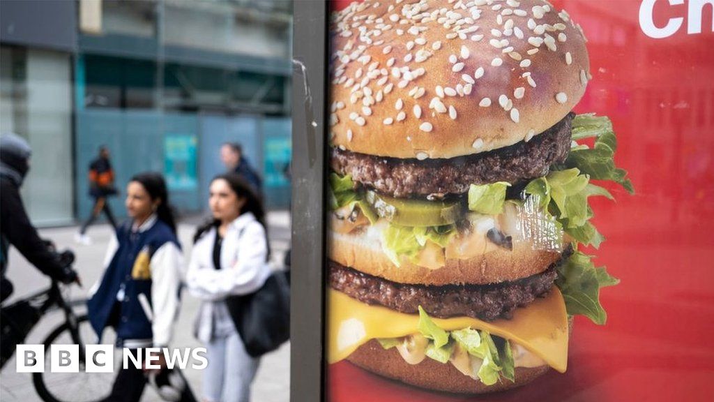 Brighton & Hove: Ban on fast food adverts to be introduced - BBC News