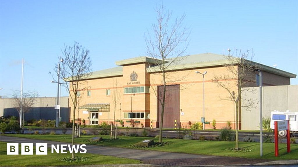 HMP Altcourse: Violence falls at 'own clothes and phones in cell' jail