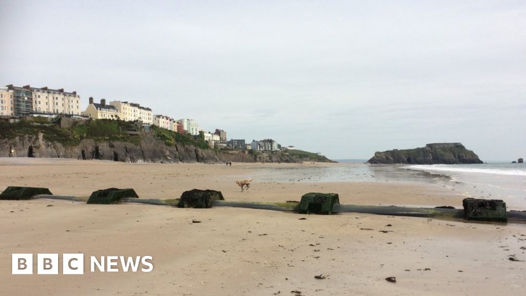 Warnings as Tenby beach sand 'disappears' - BBC News