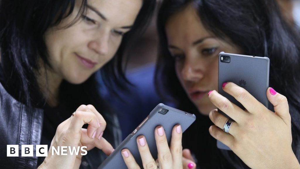 Germany 'considers ban on Huawei' amid global backlash