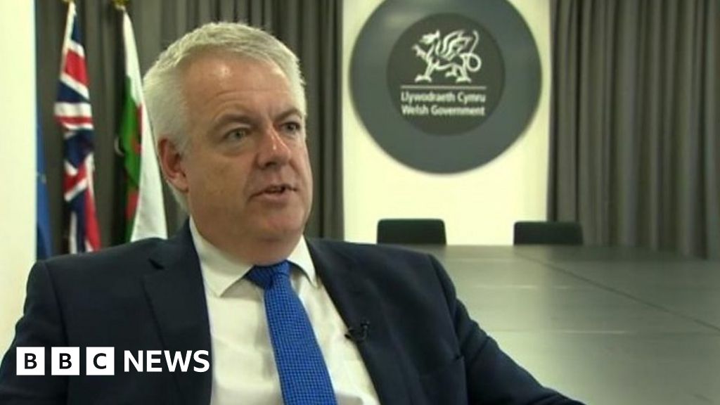 Boris Johnson quits: Brexit crisis 'beyond parody' says Carwyn Jones
