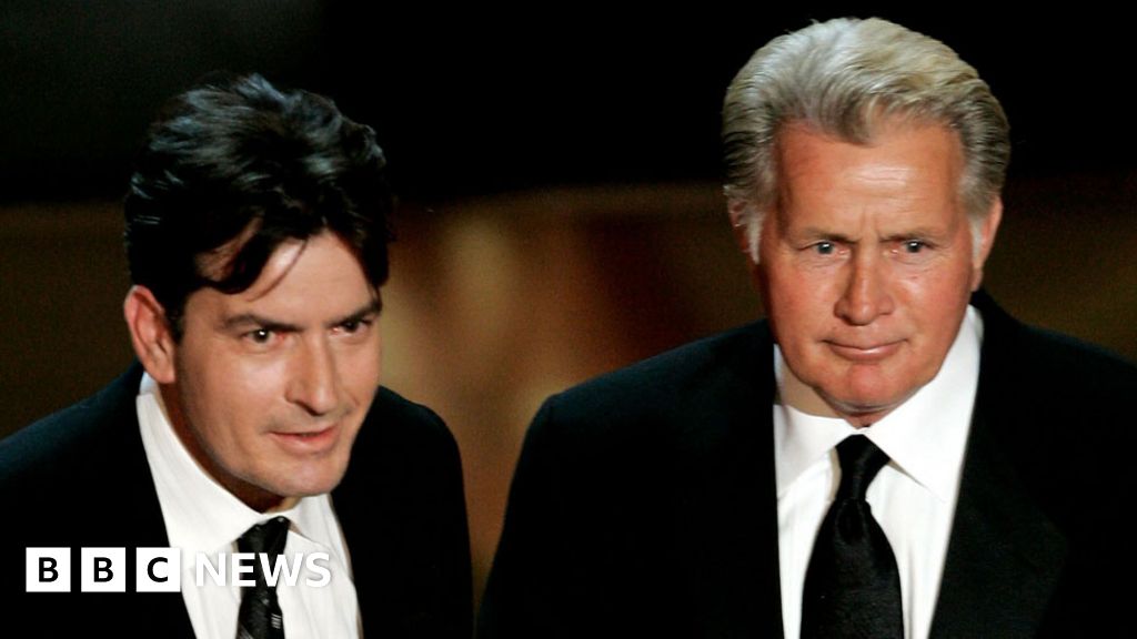 Martin Sheen salutes 'courage' of son Charlie after HIV announcement ...