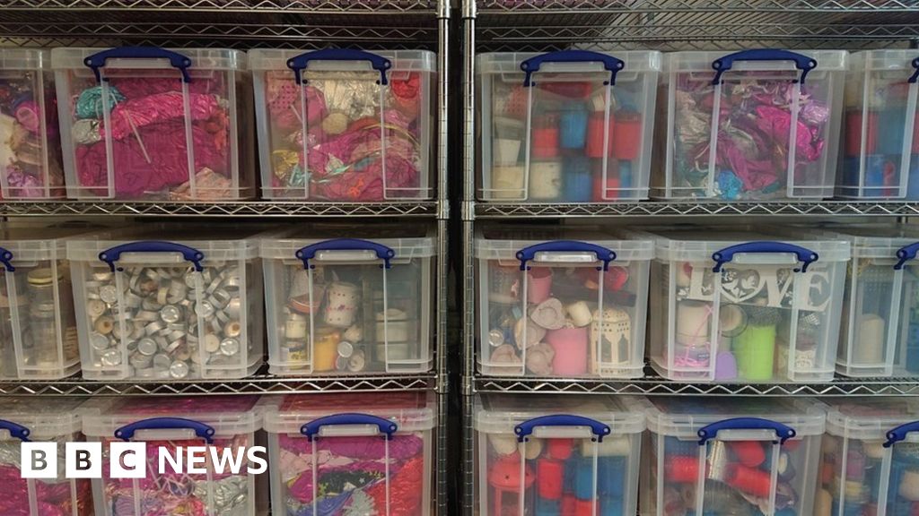 Manchester Arena attack: Archive of tributes 'amazing to see' - BBC News