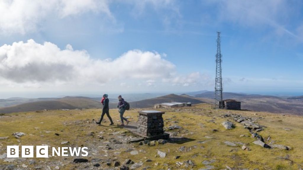 The triangulation points that mapped Britain - BBC News