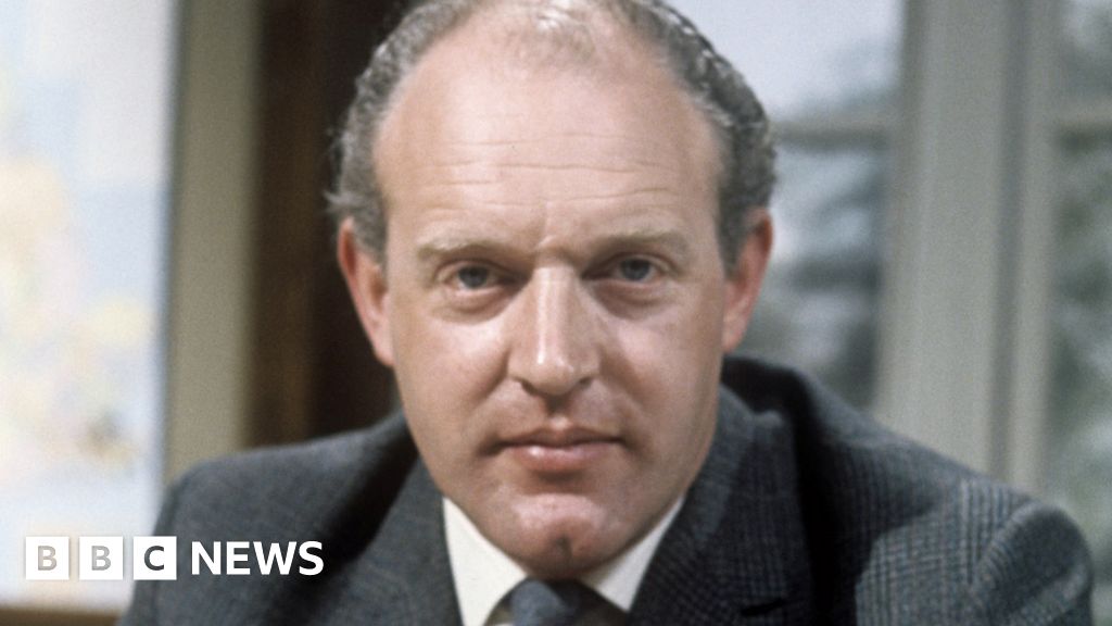 Frank Windsor: Z Cars actor dies at 92