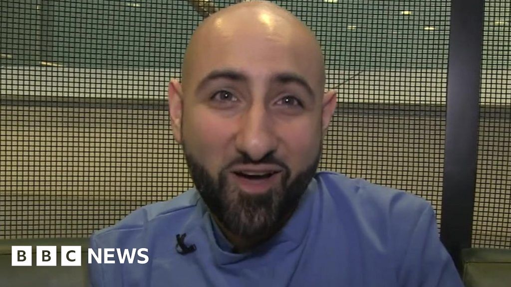 Singing dentist's top teeth tips for young children - BBC News