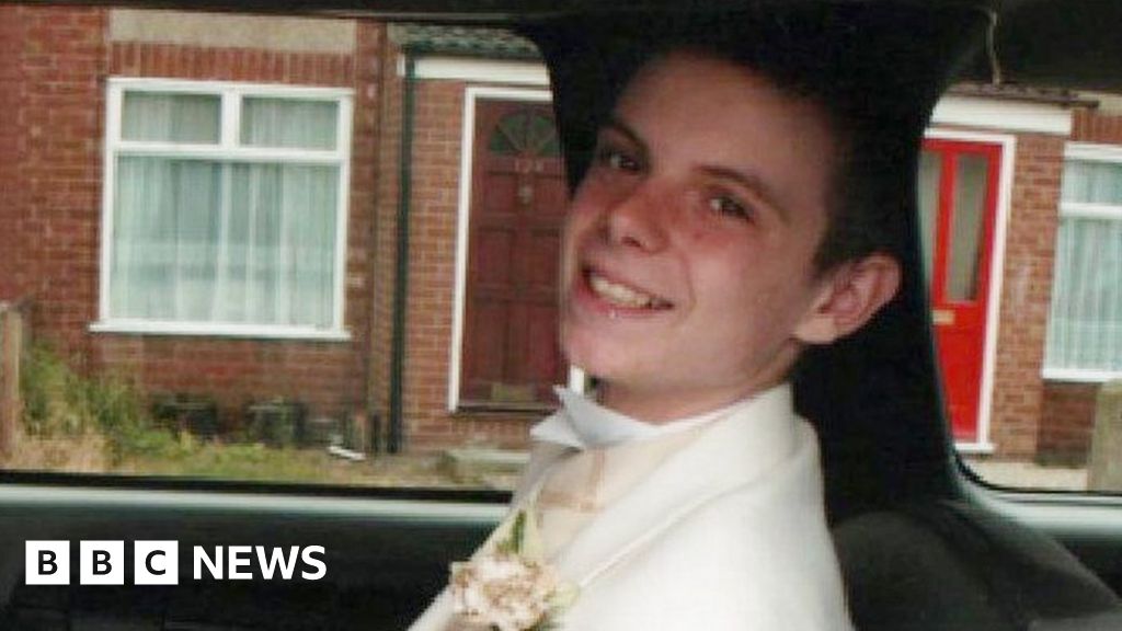 Autistic Hull man goes home after 15 years in hospital - BBC News