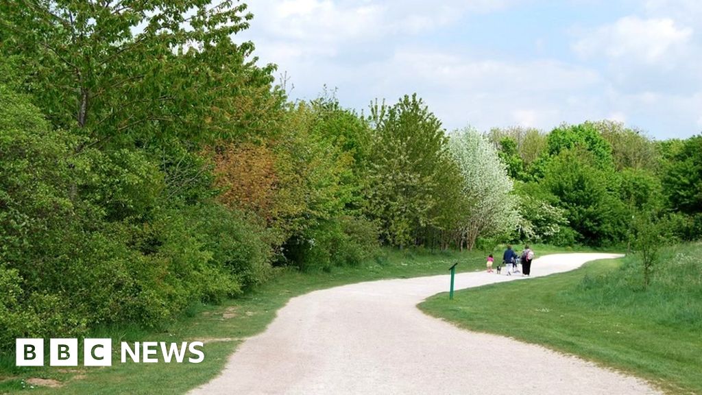 Rushcliffe Country Park to get £45k path repairs - BBC News