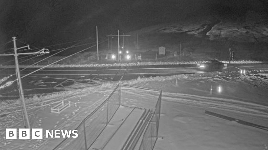Isle of Man Mountain Road reopens but ice warnings remain in place Isle of Man Mountain Road reopens but ice warnings remain in place