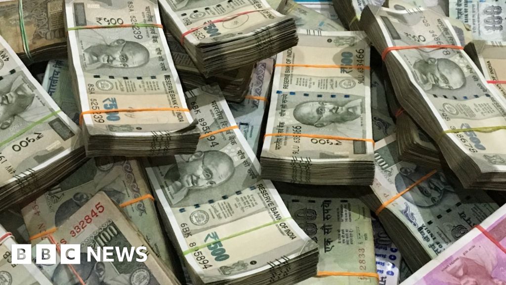 MLMs: Lured into India's get-rich-quick selling schemes - BBC News