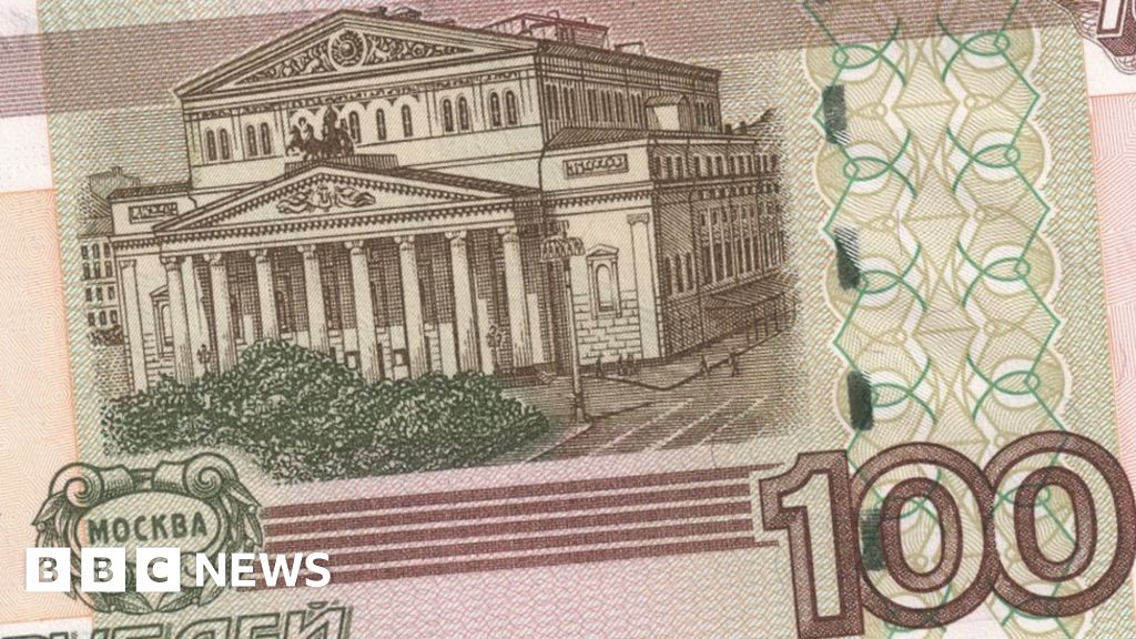 Russia: New banknote marks Crimea annexation - BBC News