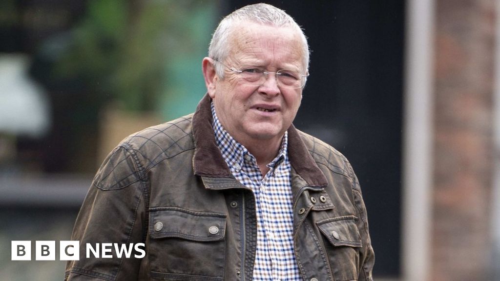 Man jailed for stabbing wedding guest with fork during bust-up - BBC News