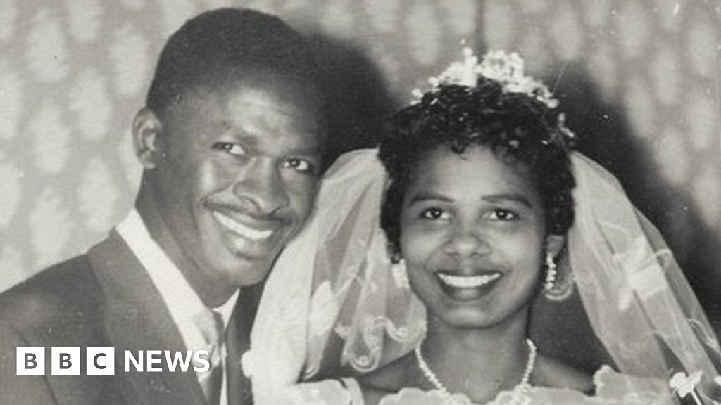 Windrush generation recall arrival in Britain - BBC News