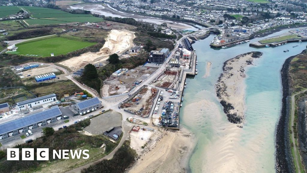 North Quay Hayle development enters administration - BBC News