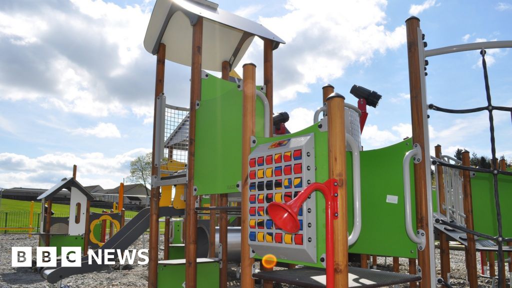 Party plan in place for Galashiels park opening - BBC News