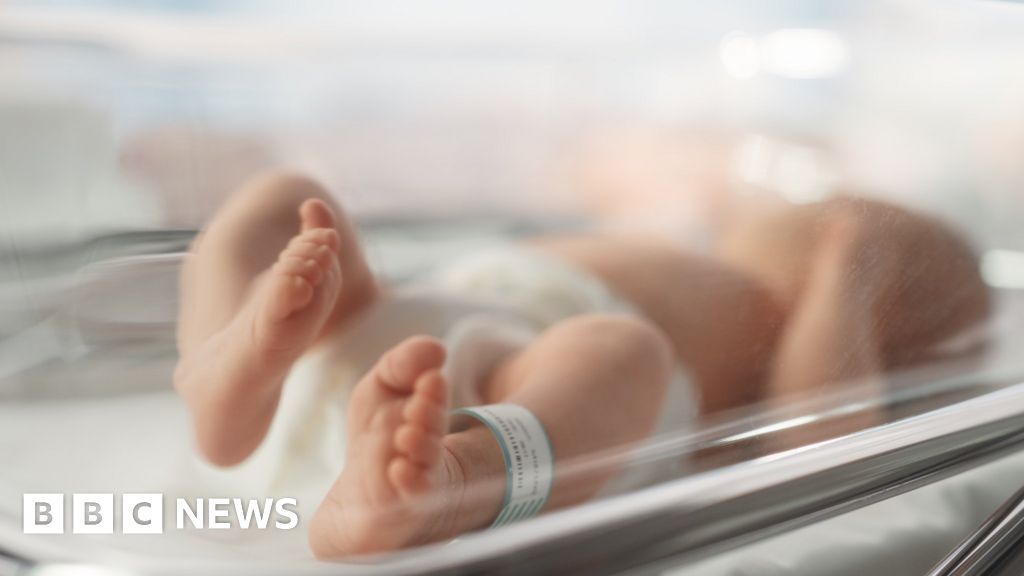 Fewer births may force London maternity services to close - BBC News