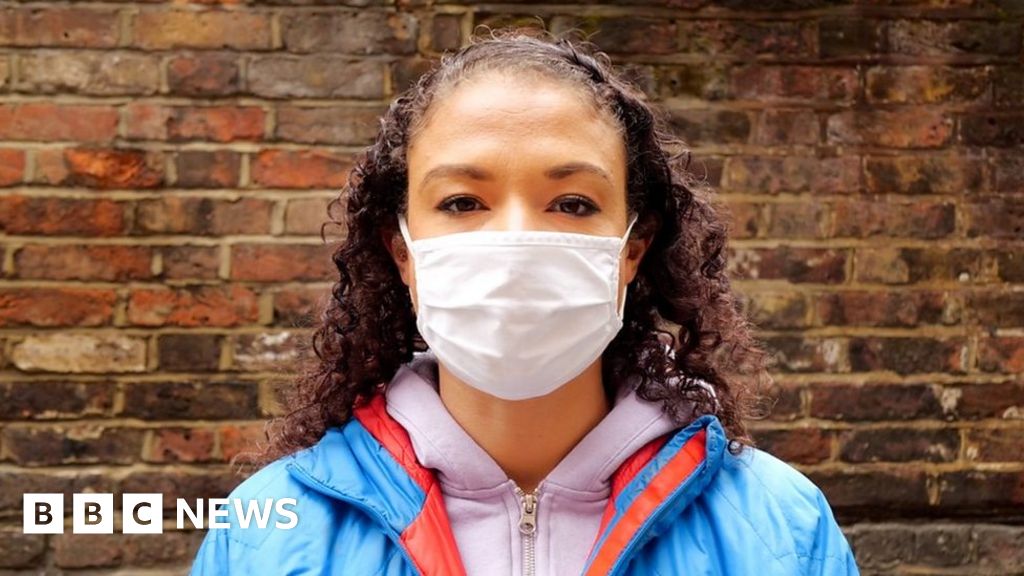 Coronavirus: The pros and cons of face coverings - BBC News