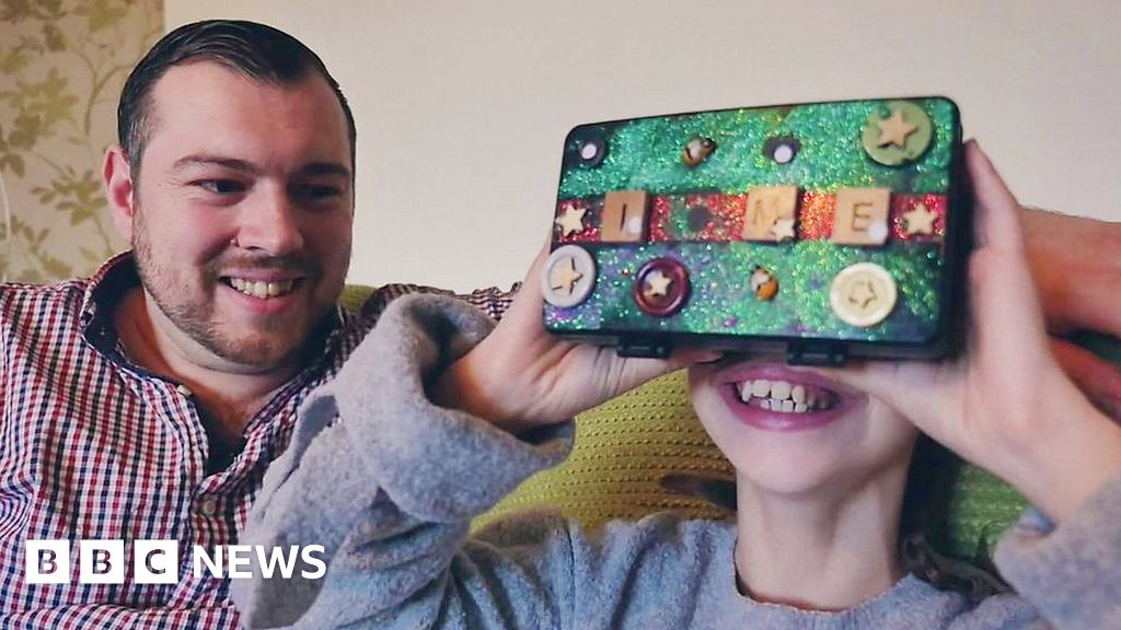Dad creates VR world to help daughter - BBC News