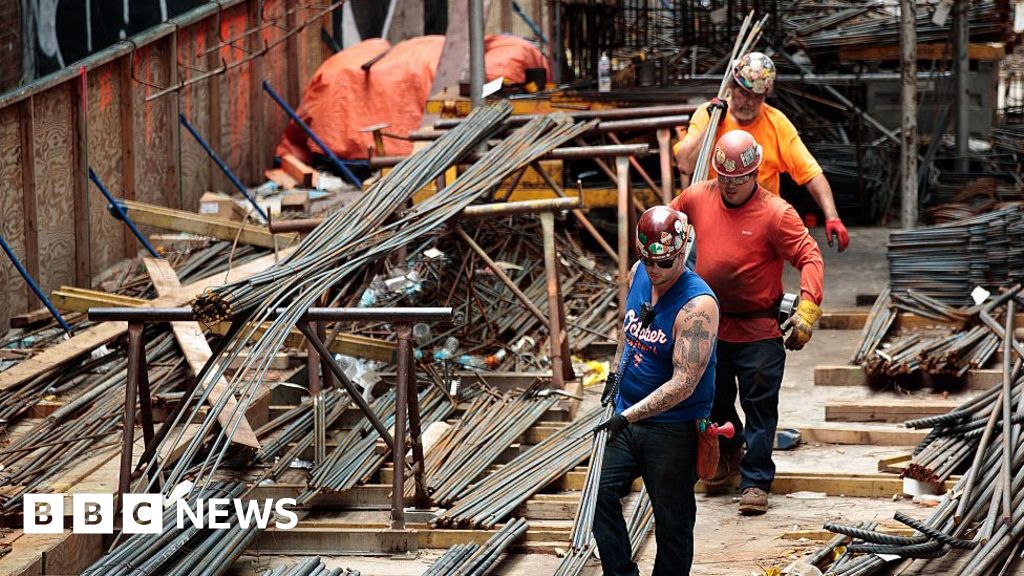 US economy grows faster than expected