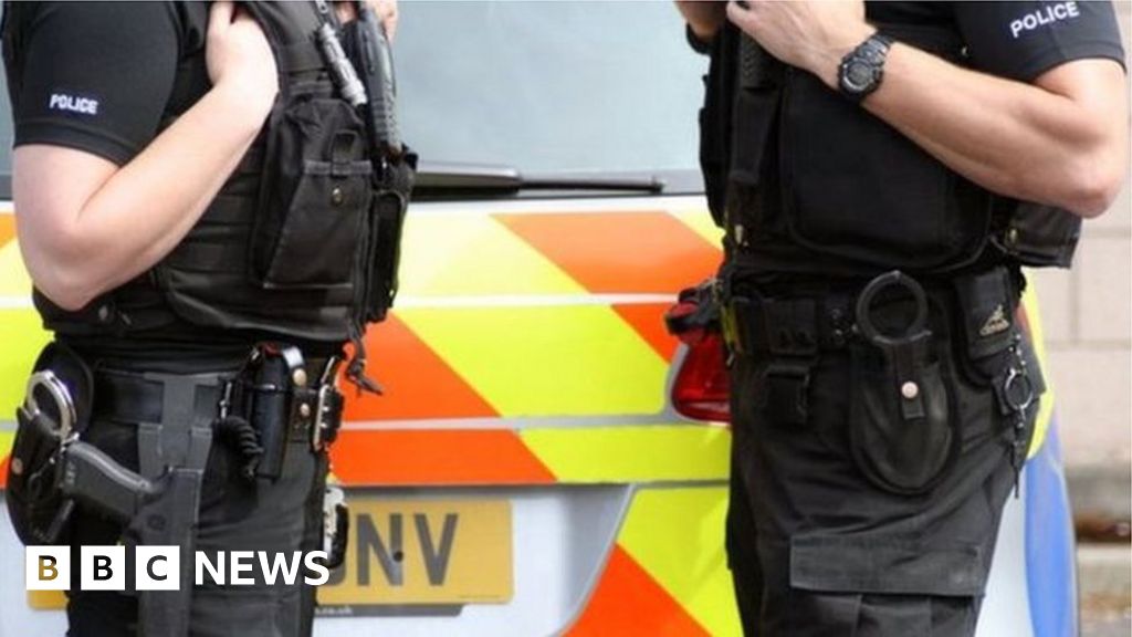 Coronavirus: Call for tests for frontline police officers