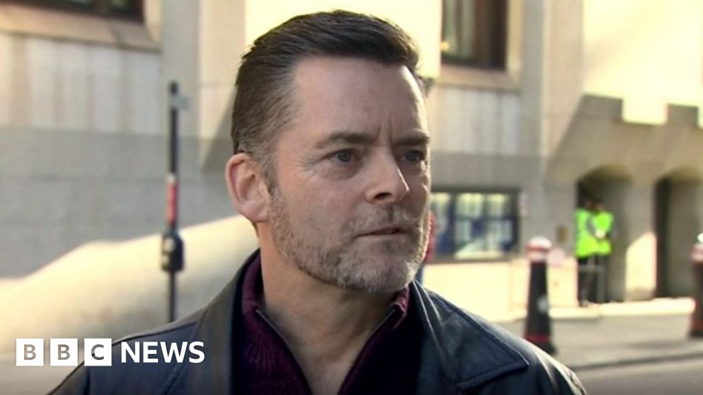 Ralph Bulger: The sentence given to Jon Venables 'is an insult' - BBC News