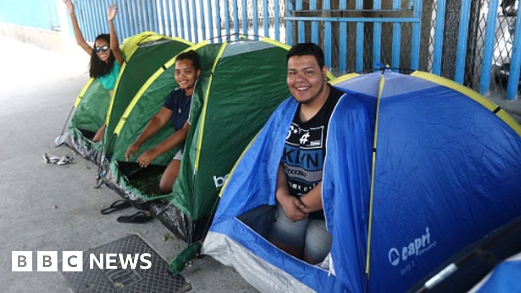 Dedicated Beliebers in Brazil camp out for months before gig to bag a ...