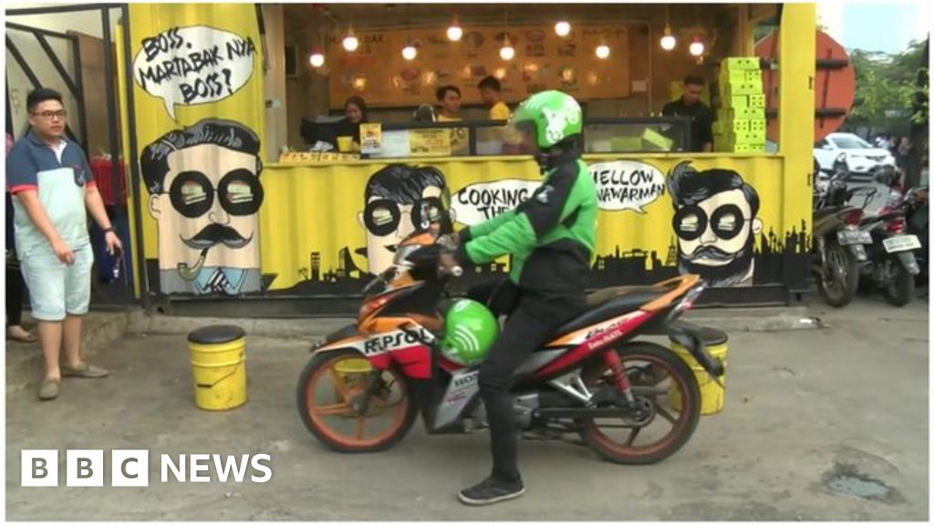 Motorbikes aid Ramadan fast-breakers - BBC News