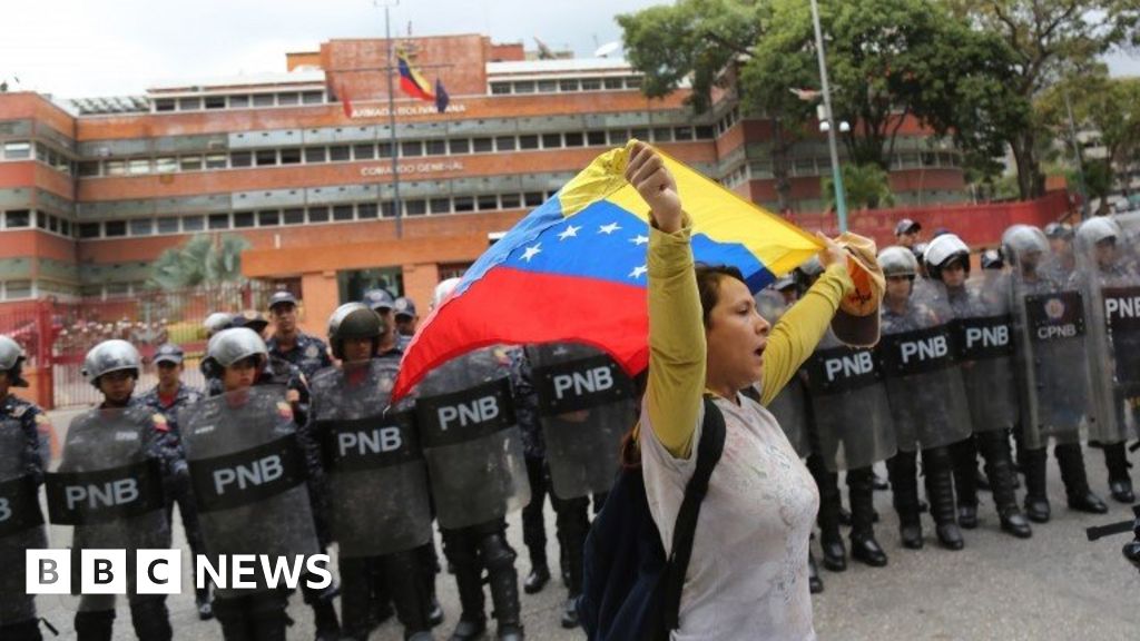 Venezuela crisis: Both sides in Norway for peace talks - BBC News