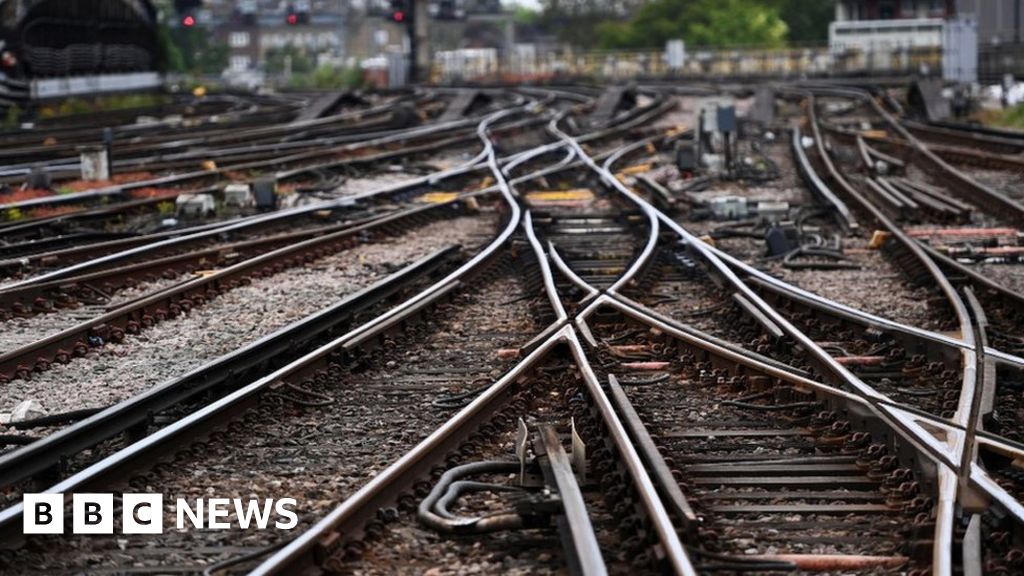 New Midlands rail link would benefit universities, report says - BBC News
