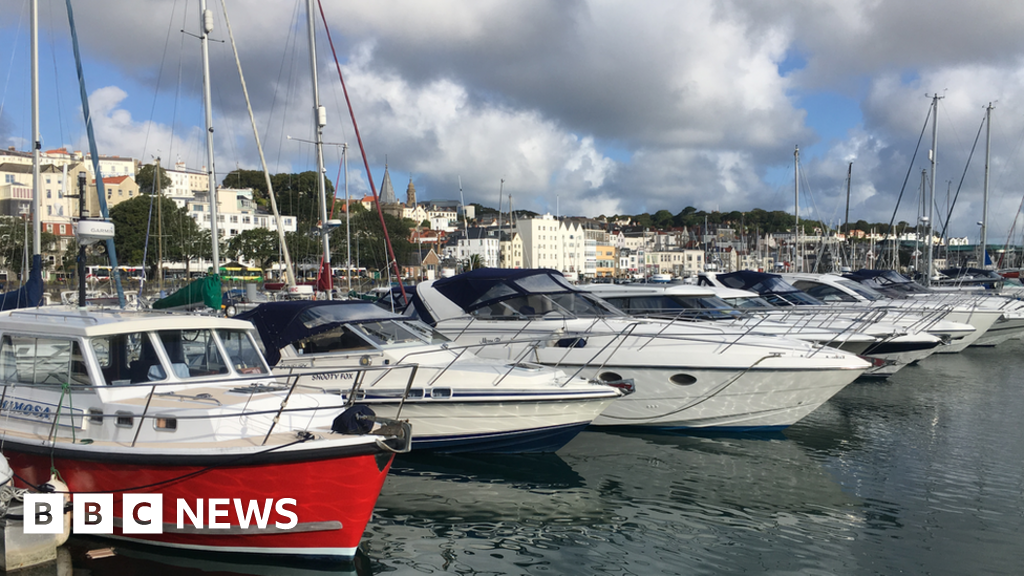 Britain's Crown Dependencies 'should increase overseas aid' - BBC News