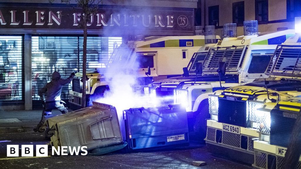 Trio sentenced over Sandy Row riot - BBC News