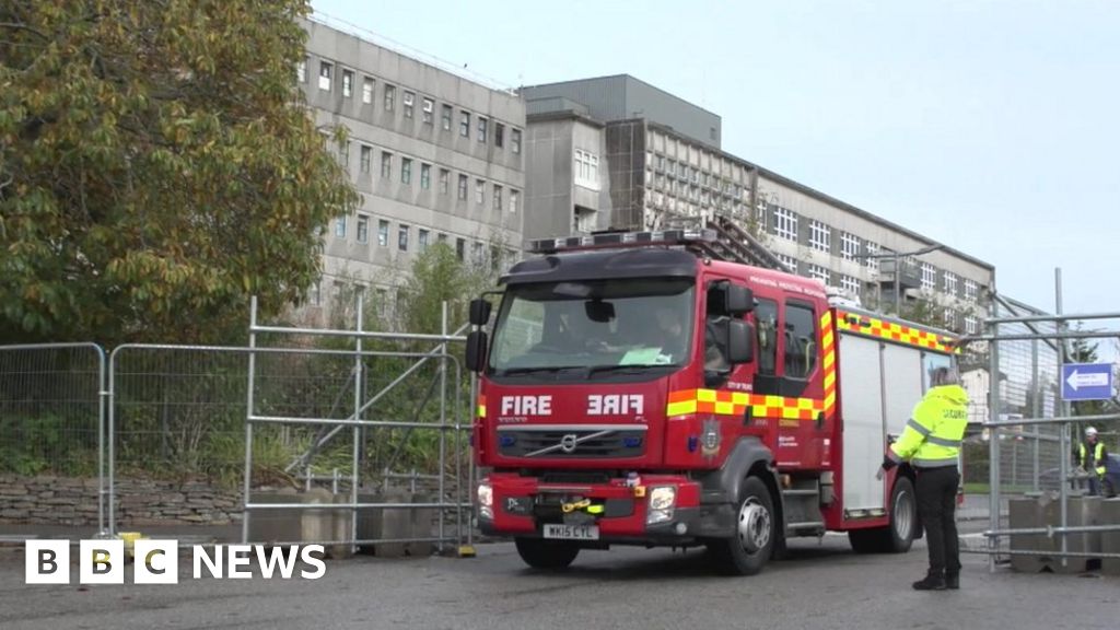 Royal Cornwall Hospital fire: Crews tackle blaze in ward - BBC News