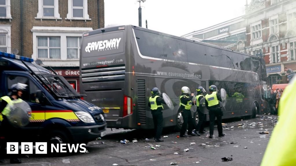 Manchester United bus attack: Suspect arrested - BBC News