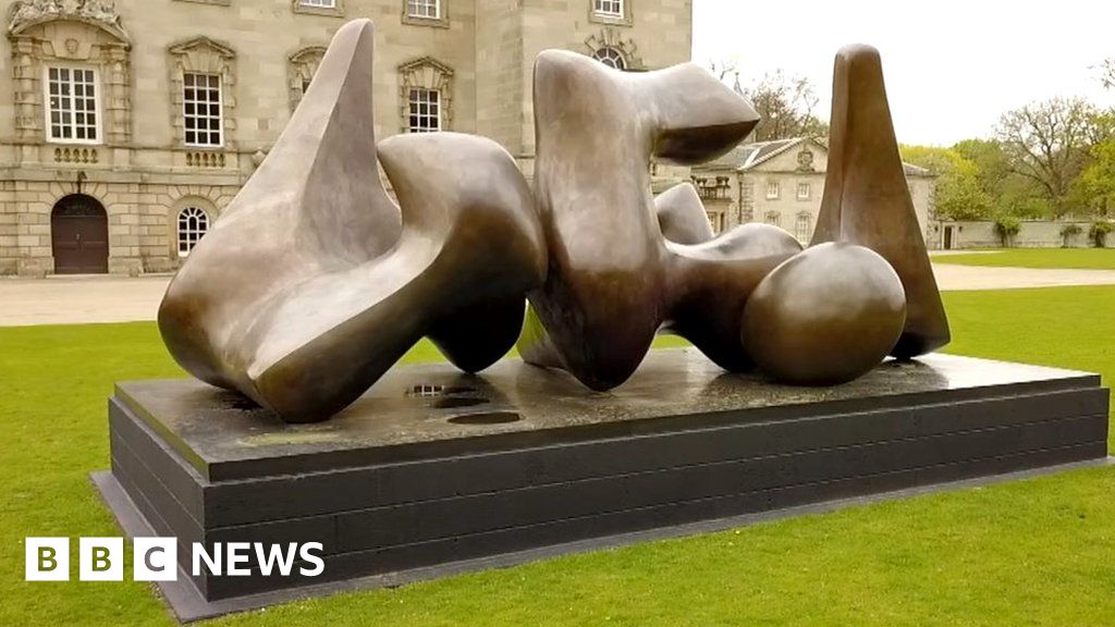 Henry Moore exhibition at Houghton Hall: Nature and Inspiration - BBC News