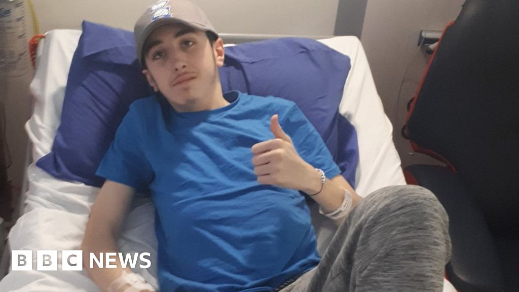 Patients return to Birmingham Teenage Cancer ward - BBC News