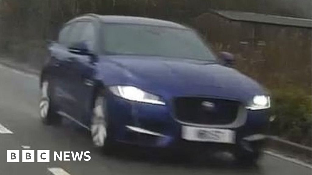 Span Carr: Police seek driver after crash killed mum and son