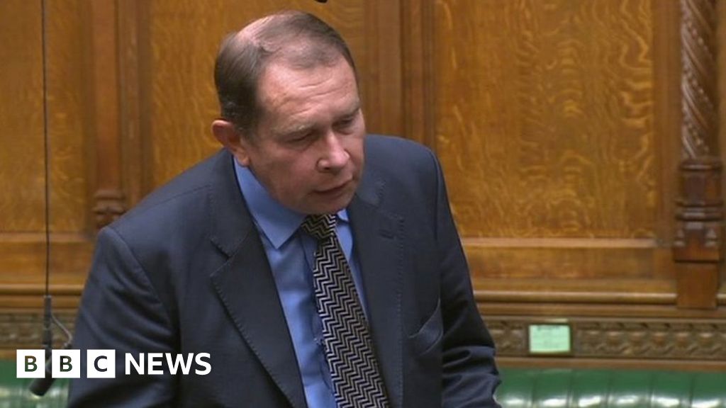 Kettering MP invited to meet minister over migrant hotel - BBC News