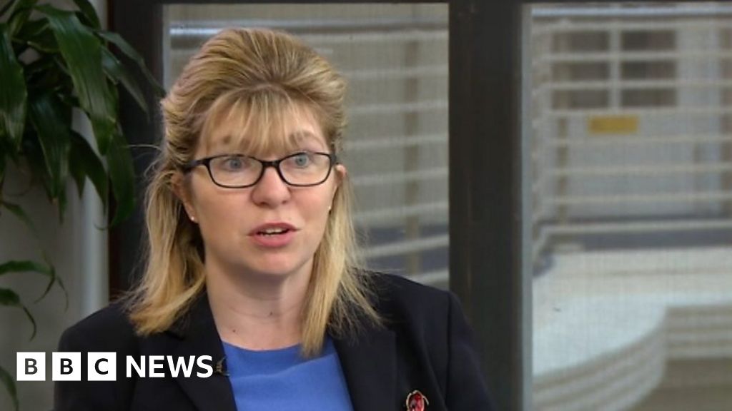 Lewes MP Maria Caulfield received death threats over Brexit - BBC News