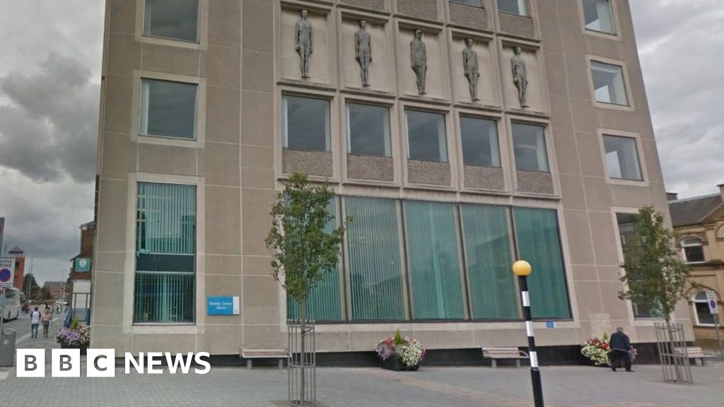Grimsby and Immingham libraries hire security staff - BBC News