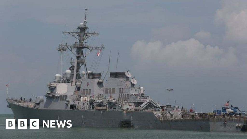 US Navy collision: Divers join search for missing sailors - BBC News