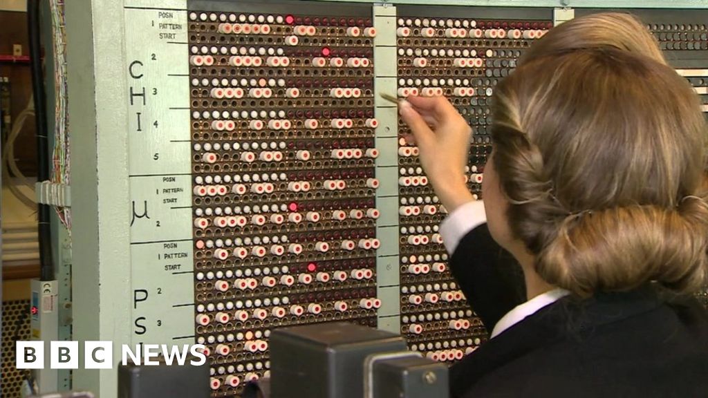 Bletchley Park coders on cracking Hitler's secret code - BBC News