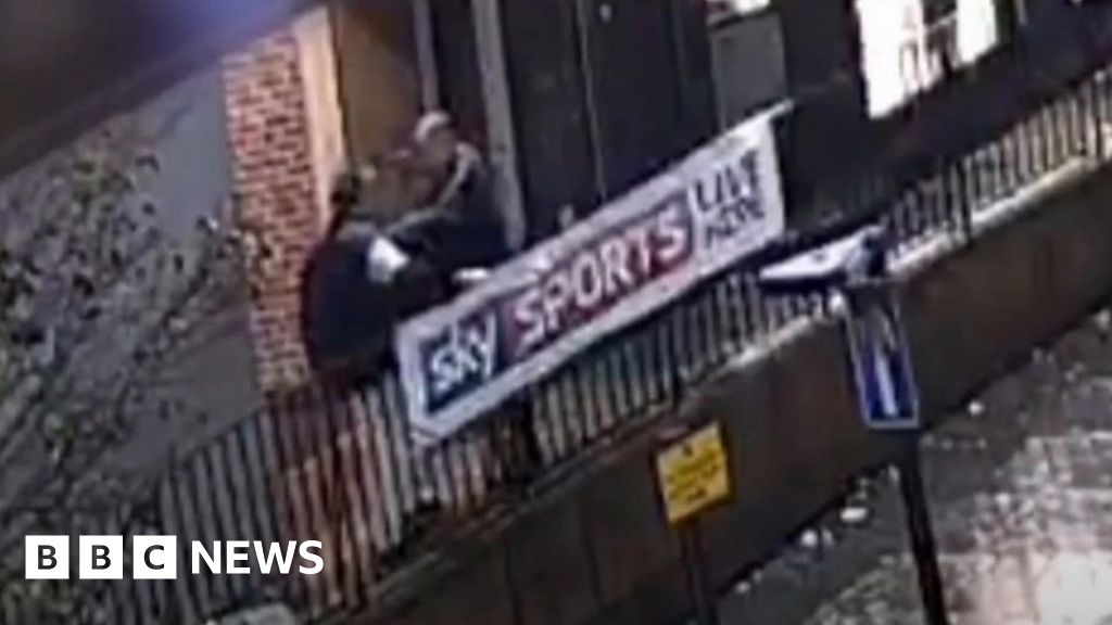 Police release CCTV of fatal assault outside Wigan pub - BBC News