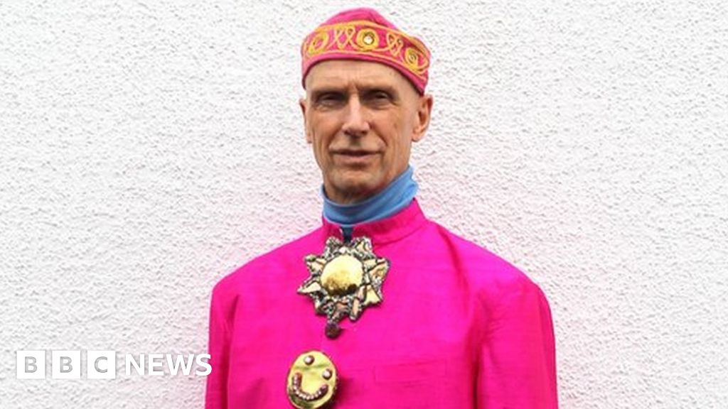 Andrew Logan Museum in Berriew marks 25 years - BBC News