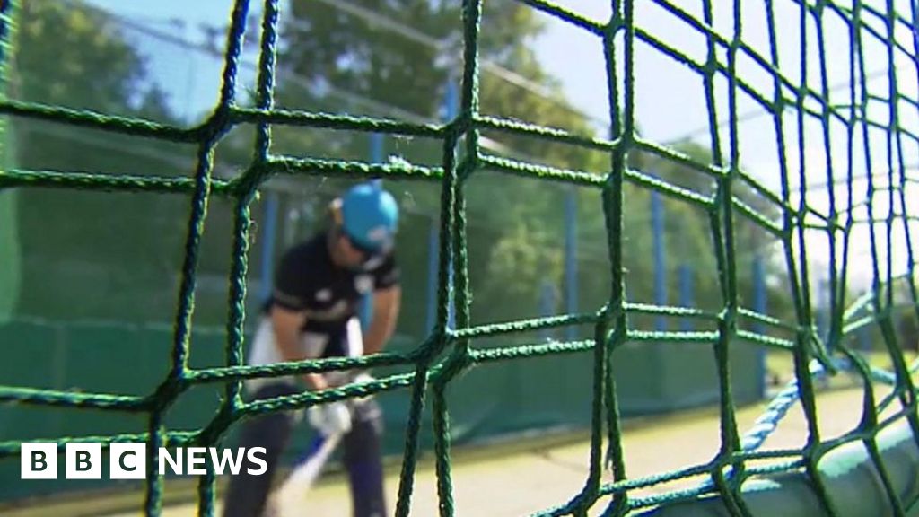 Worcestershire captain Joe Leach dreams of Lord's final - BBC News
