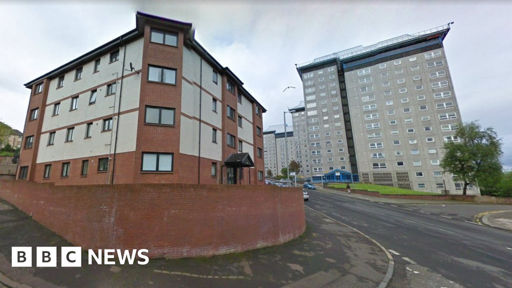 Man and woman critical after targeted Greenock 'stabbing' - BBC News