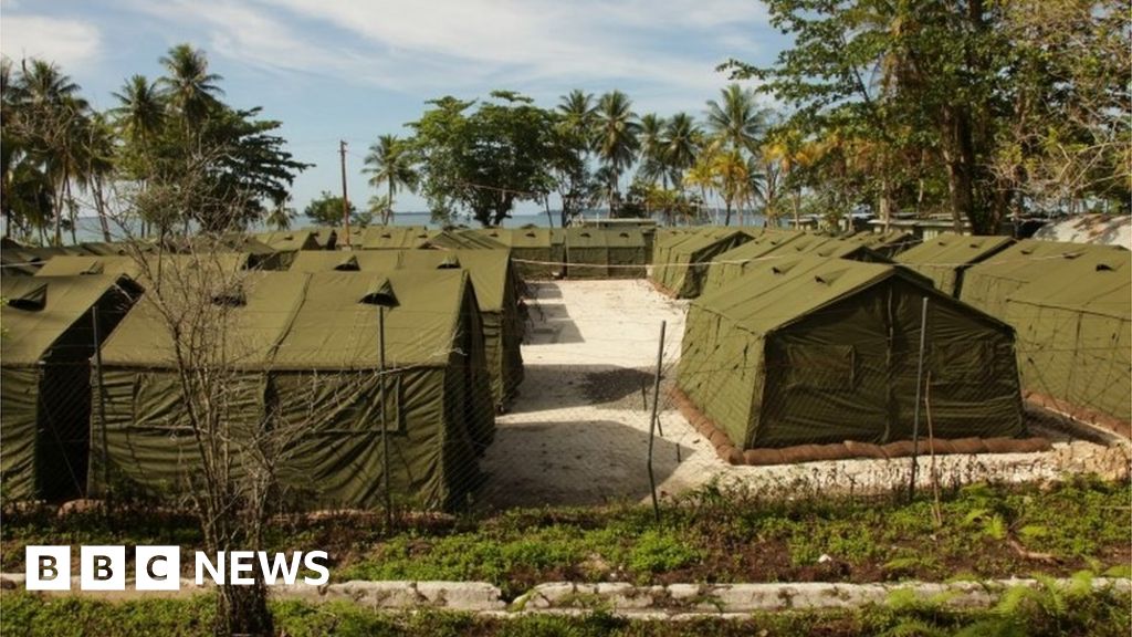 Papua New Guinea to shut Australia's Manus Island migrant camp - BBC News