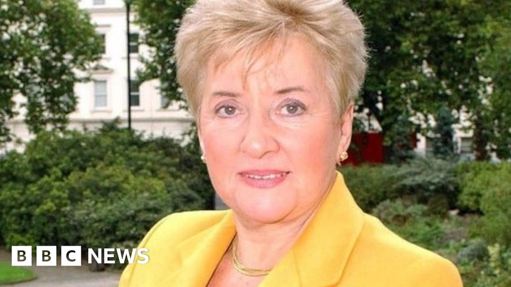 Teresa Gorman: Former leading Conservative rebel MP dies - BBC News