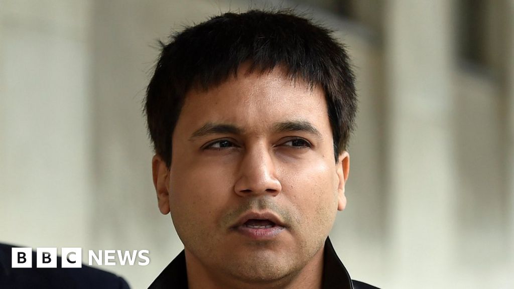 UK 'flash crash' trader Navinder Sarao pleads guilty in US - BBC News